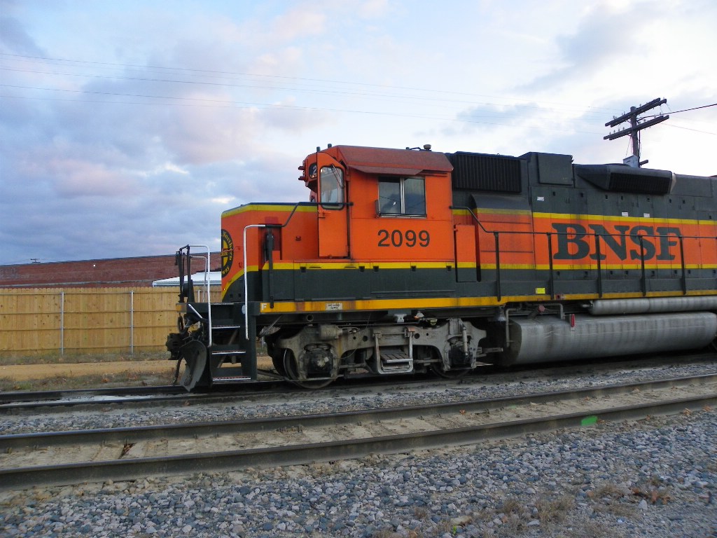 BNSF GP38-2 2099